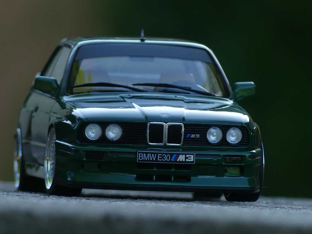 MB-TuningCars - 1:18 BMW E30 M3 - British Racing Green Color - inkl.OVP