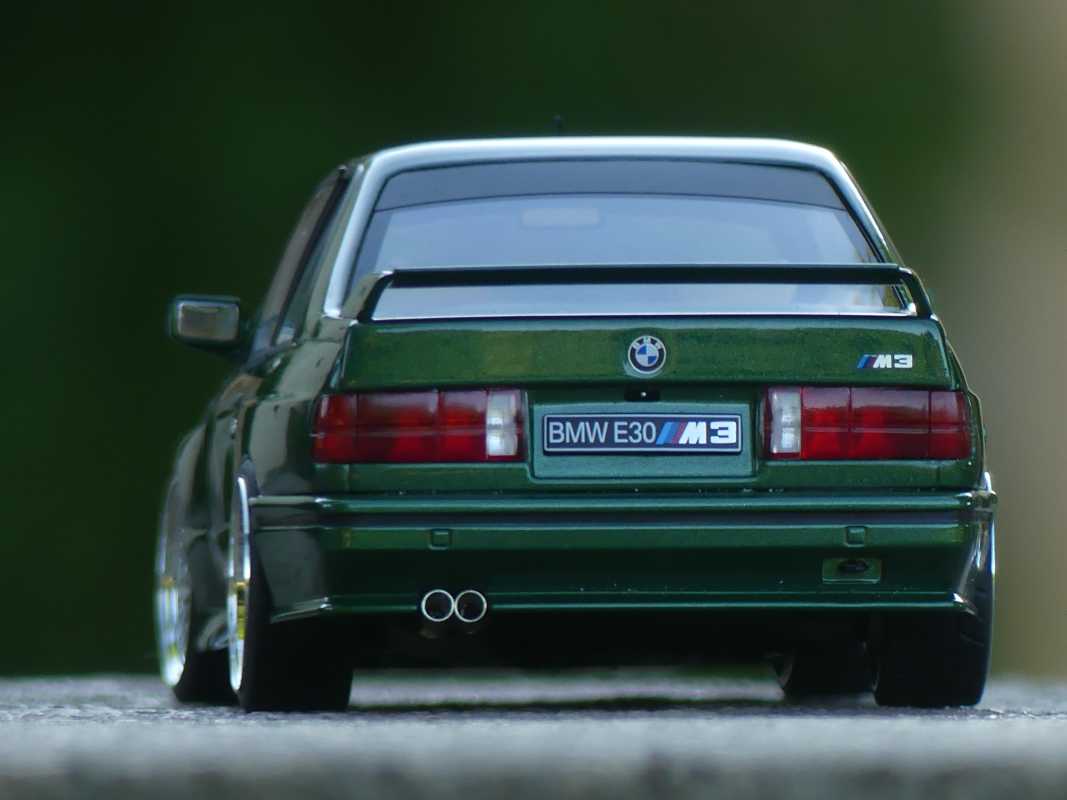 MB-TuningCars - 1:18 BMW E30 M3 - British Racing Green Color - inkl.OVP