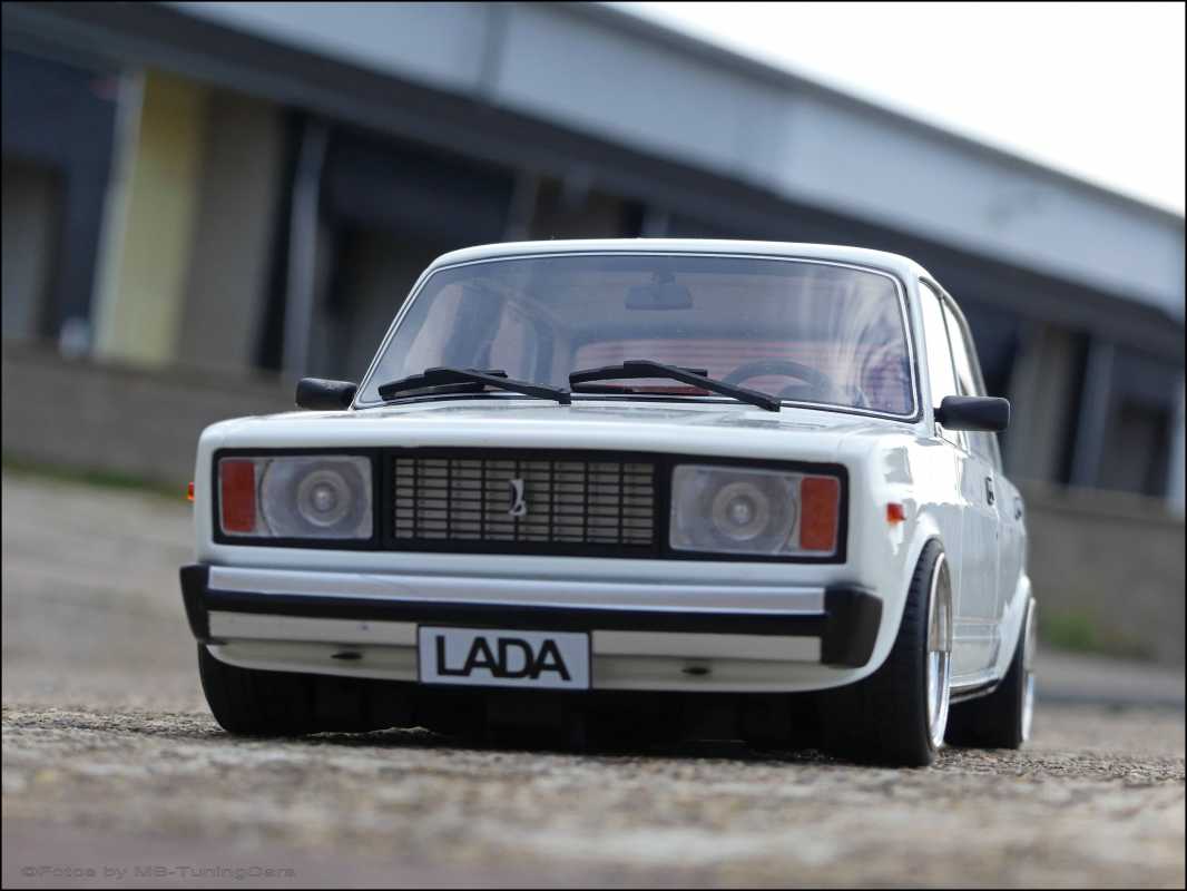 MB-TuningCars - 1:18 Lada 2105 Withe Edition - Russian Very Rare