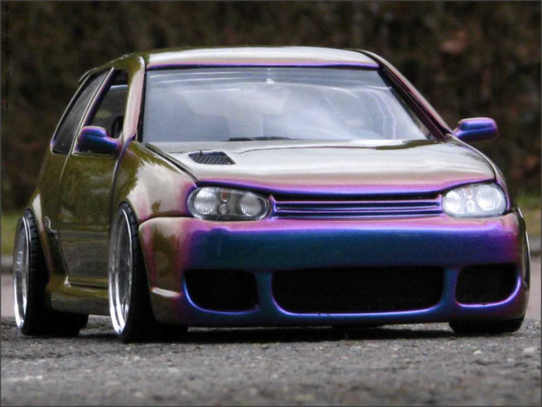 MB-TuningCars - 1:18 VW Golf 4 MK4 - 12.teilig R32 Kit